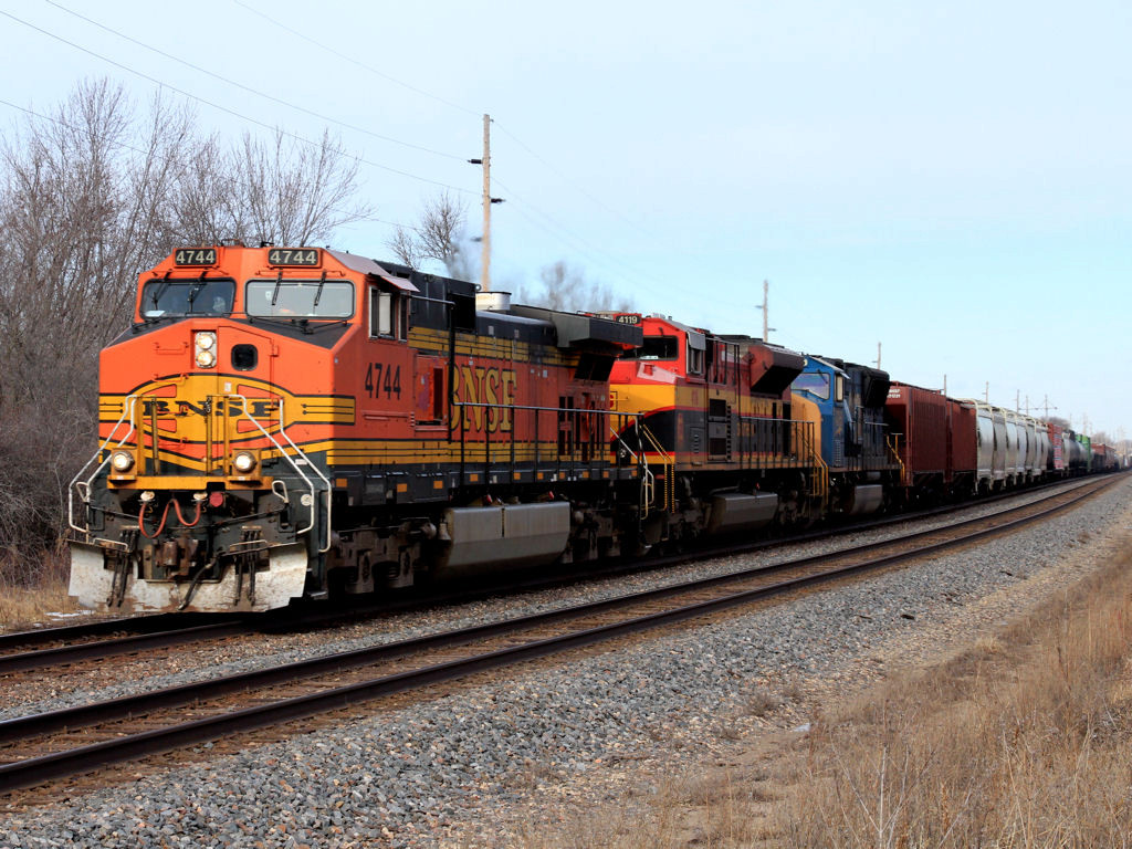 BNSF 4744